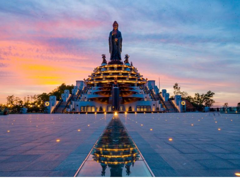 Chùa Bà Đen Biểu Tưởng Đầy Tâm Linh Của Vùng Đất Thánh