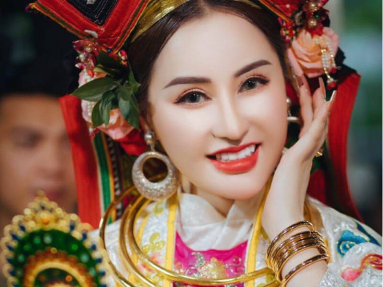 Cô đồng là gì? Ý nghĩa đồng cô bóng cậu và hầu đồng tại Việt Nam